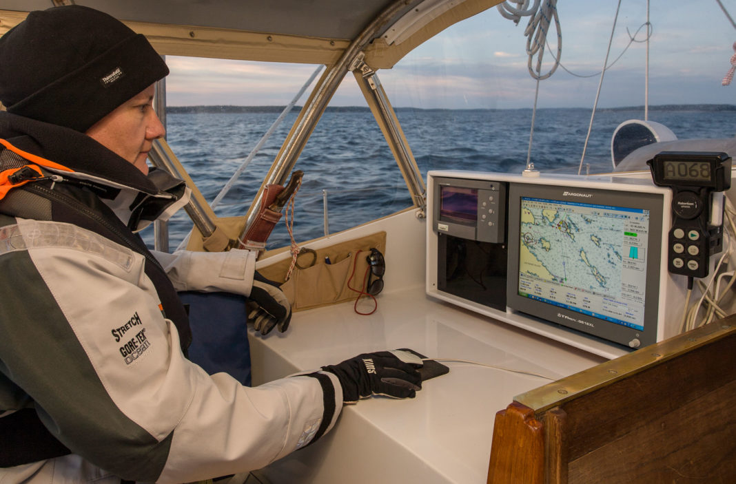 Marine GPS Buying Guide - How to Choose the Right GPS for Your Boat ...