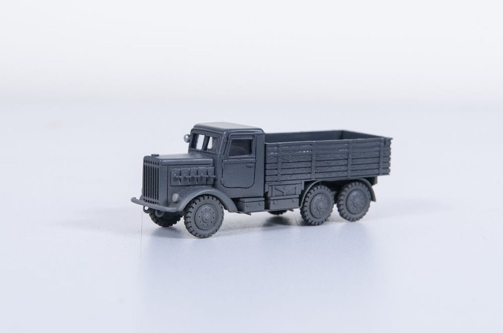 Model Car Kits: Exclusive Military and Civilian Scale Cars - Butterfly Labs