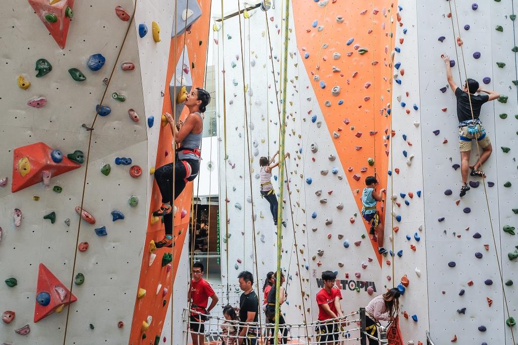 Six Tips for Getting Into Indoor Climbing – 2024 Guide - Butterfly Labs