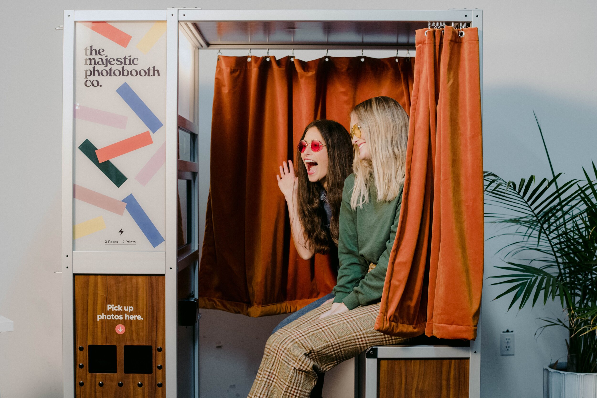 Why Photo Booths Are a Great Tourist Attraction - Butterfly Labs
