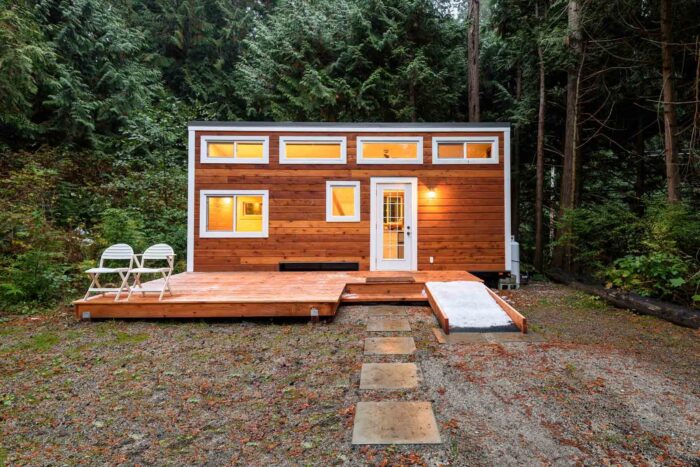 Tiny House Prices In The United States By Size, Build Type, And ...